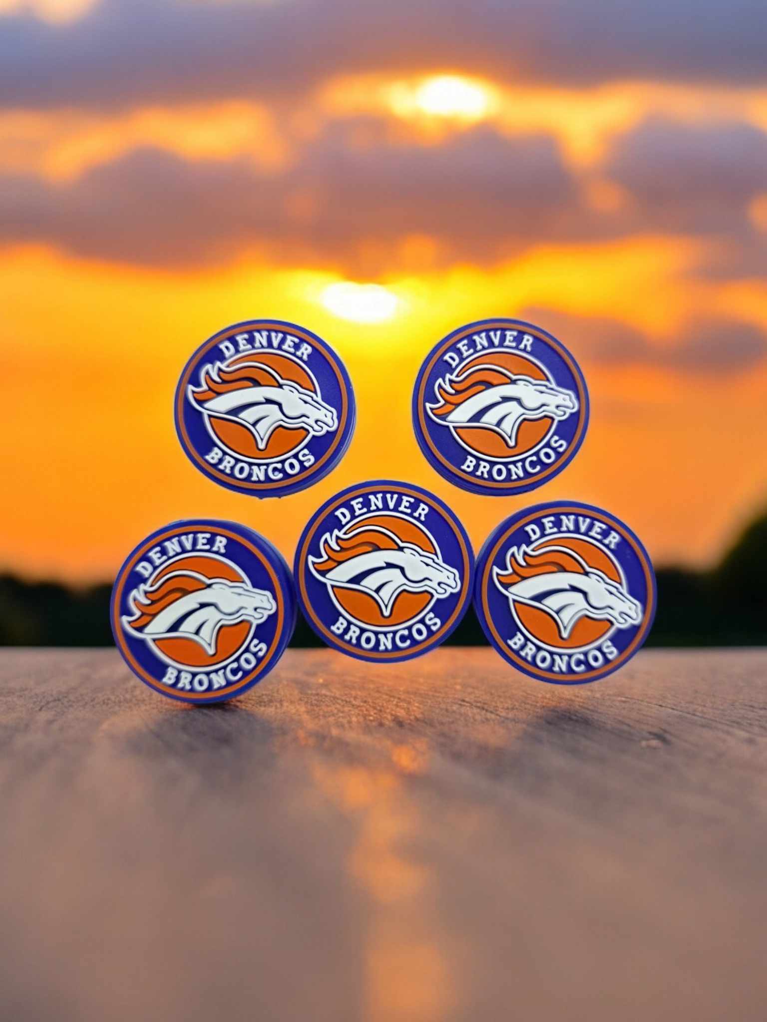 Denver Broncos NFL Round Logo Silicone Focal Bead - 0805 – Cinderlyssa