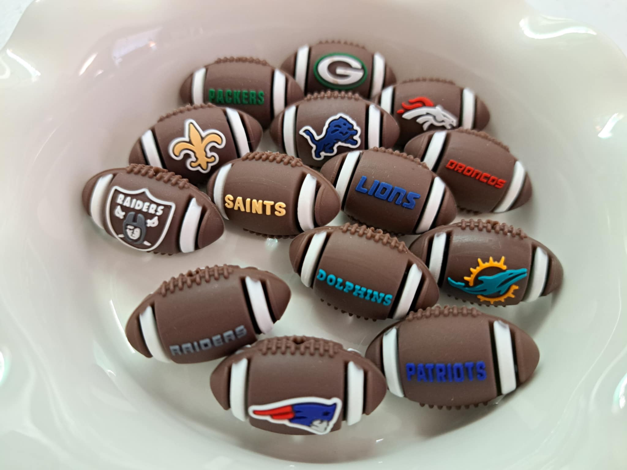 NFL Football Teams - (Large) 17mm Silicone Bead – Cinderlyssa